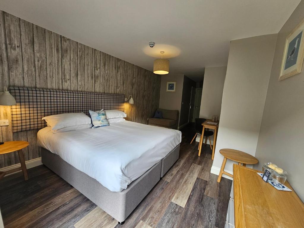 Beach House Hotel Guest House (Seahouses) - Deals, Photos & Reviews