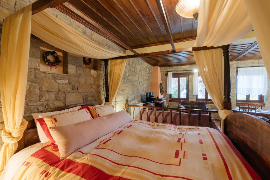 Best Price on Τα Πετρινα της Ελατης - Petrina Elatis in Elati + Reviews!