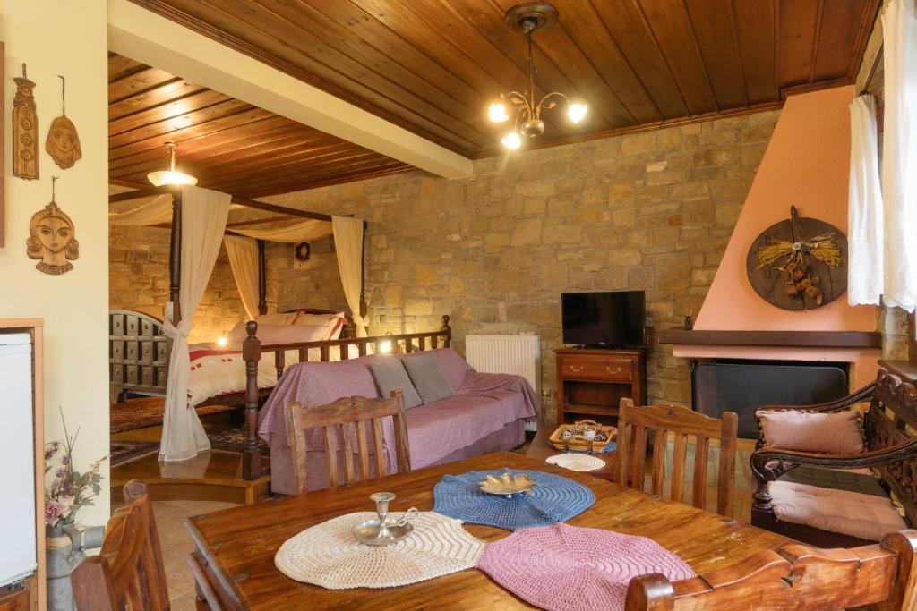 Best Price on Τα Πετρινα της Ελατης - Petrina Elatis in Elati + Reviews!