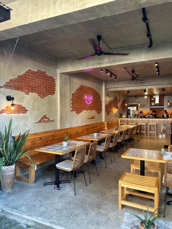 Best Price on Shorebreak Hostel San Juan La Union in La Union + Reviews!