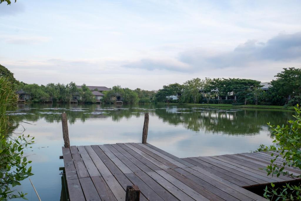 Ploen Pirom, Bangkok | 2024 Updated Prices, Deals