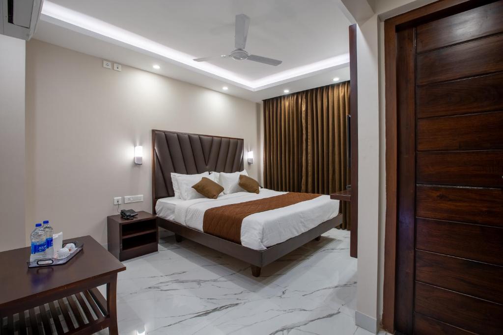 Hotel Temple Stay Srirangam 6, Balaji Avenue, Near Kollidam Check Post ...