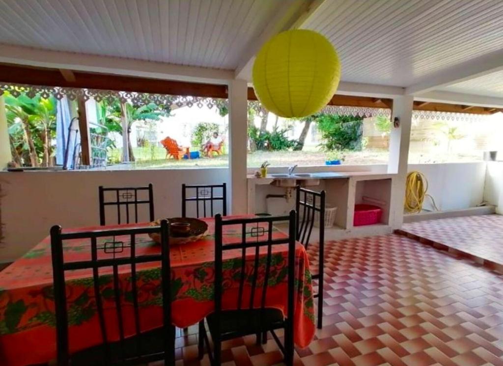 Maison charmante a Riviere Salee avec terrasse, Casa vacanze Rivière Salée