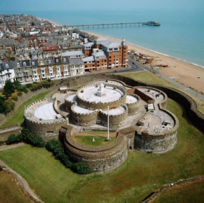 Up to 25% off - FRONT LINE Chalet with OPEN Sea Views & Swimming Pool ...