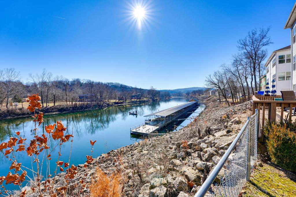 Updated Branson Condo with Lake Taneycomo Views, MO from $41pp