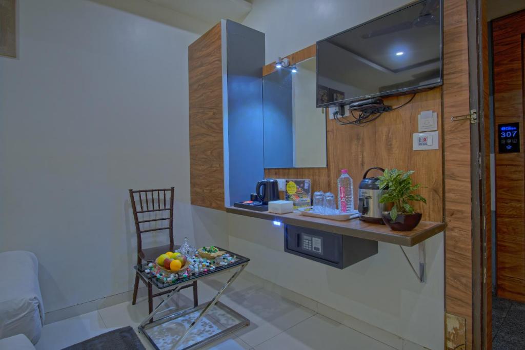 Hotel Limra, Surat | 2024 Updated Prices, Deals