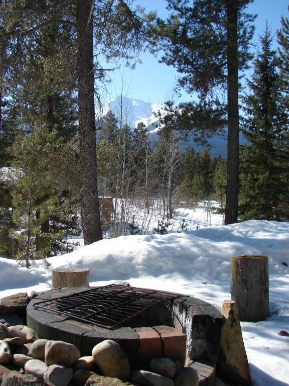 Mica Mountain Lodge & Log Cabins, Tête Jaune Cache (BC) | 2024 Updated ...