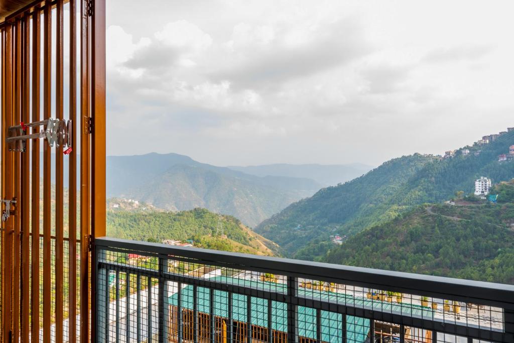 Raiville Shimla - Mountain Retreat Cliffton Valley, Mehli, Panthaghati ...