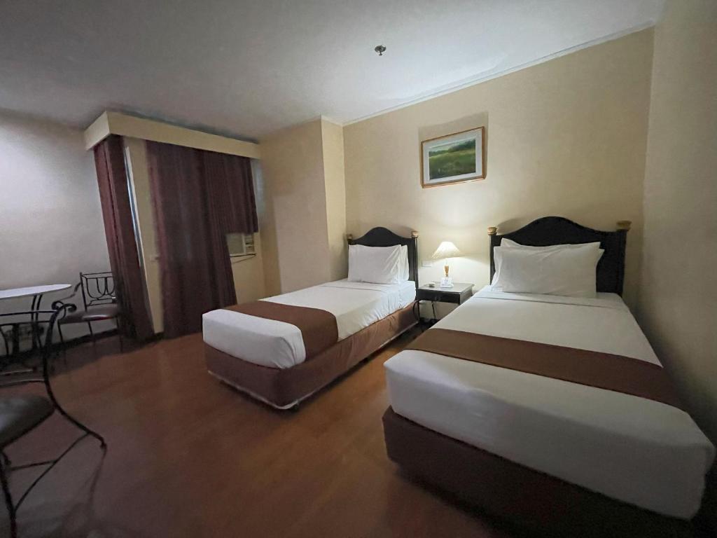 Golden Peak Hotel & Suites powered by Cocotel, Cebu | 2024 Updated ...