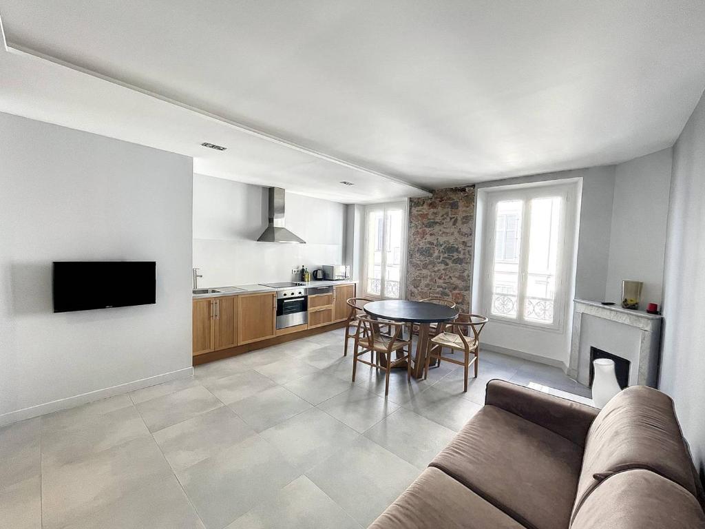 BAT2 - Cannes, Carré d'Or, beau 2 pièces from €39pp