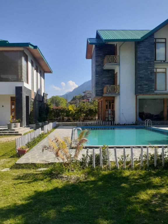 Smile Resort , Himachal Pradesh, Shamshi up to 32% OFF - Book Now