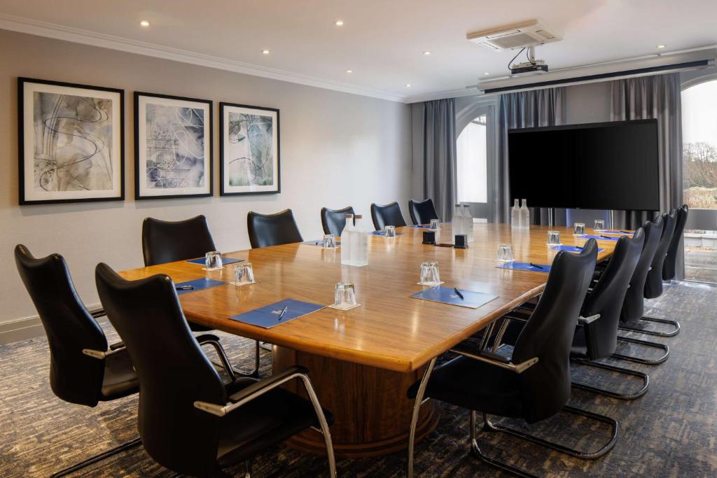 Hilton Cobham, London | 2024 Updated Prices, Deals