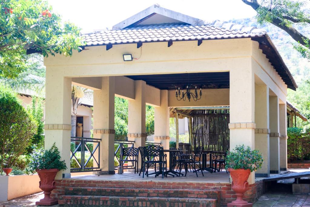 Thaba Legae Guest Lodge Guest House (Rustenburg) - Deals, Photos & Reviews