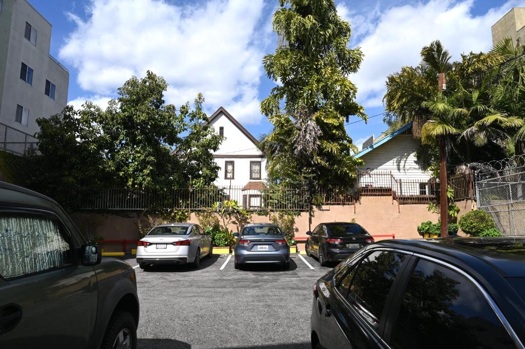 Hollywood Stars Inn - 2025 Exclusive Deals