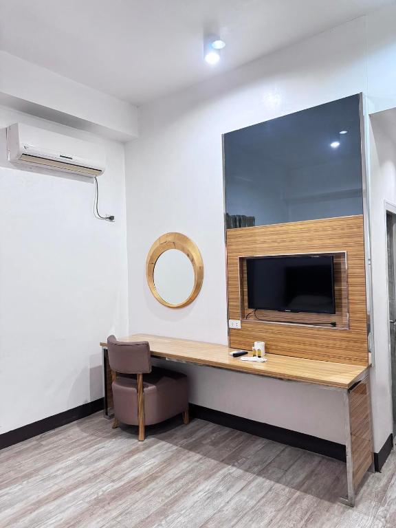 Jeamco Royal Hotel-Palawan - 2025 Cheaper Prices!