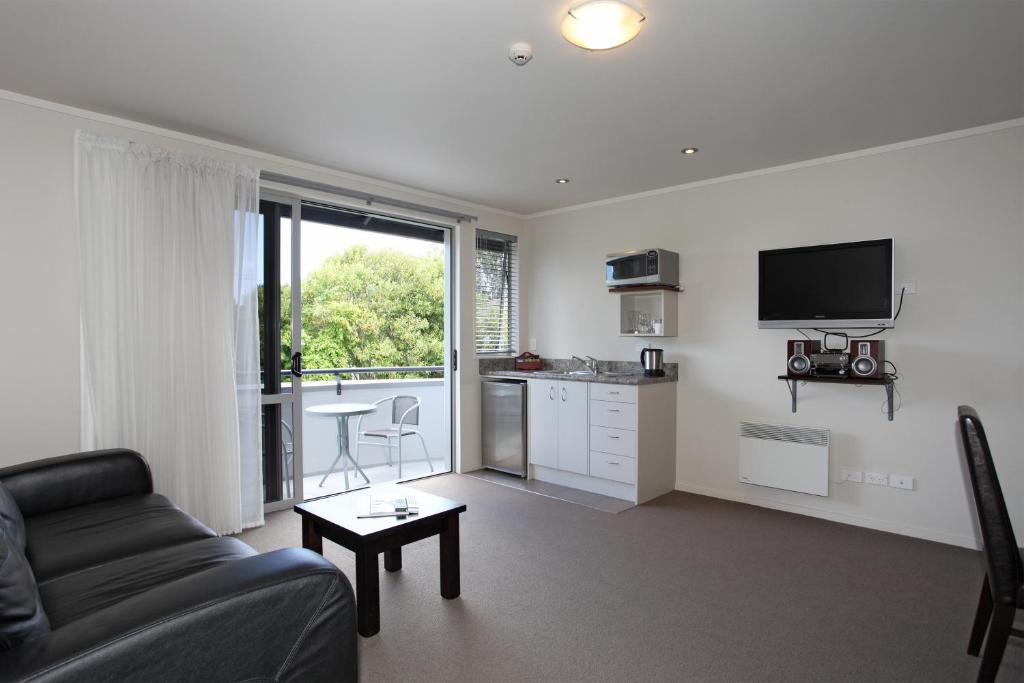 Best Price on Atrium On Ulster Motel in Hamilton + Reviews!