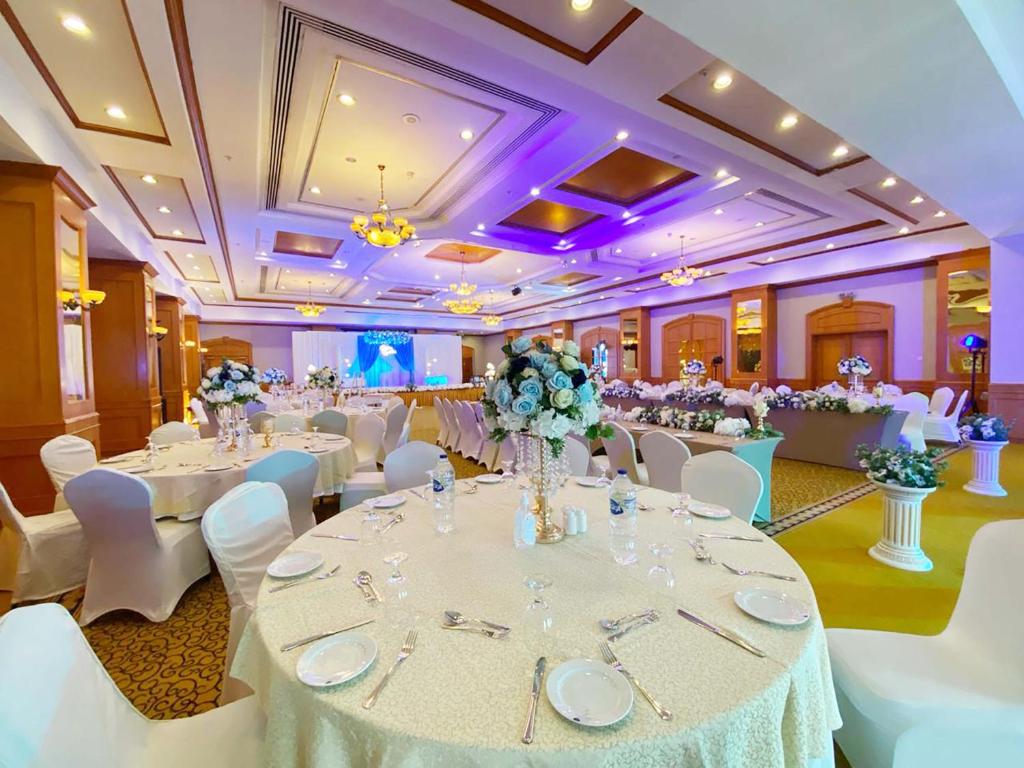 Knight Castle Hotel - formerly known as Carlton Palace Hotel, Dubai ...