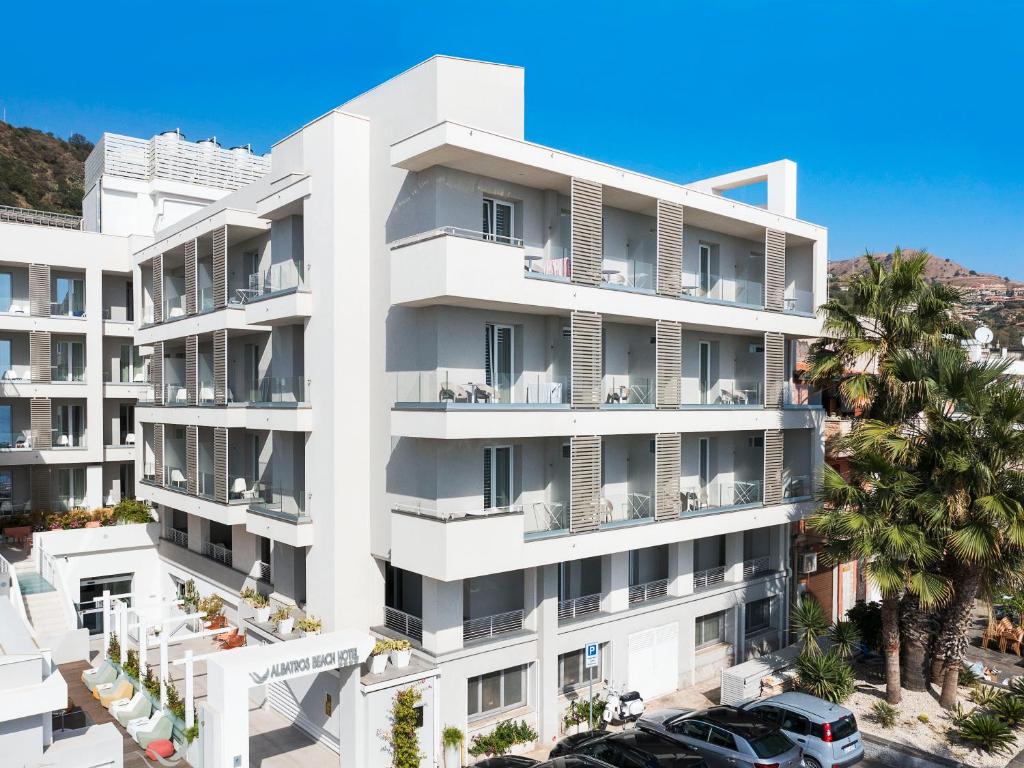 Albatros Beach Hotel | Letojanni Hotels | £39pp Deposits