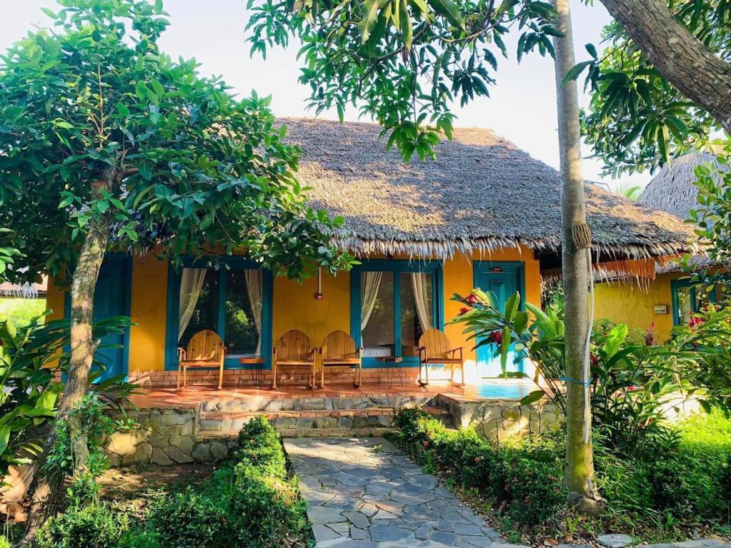 Mekong Lodge Resort, Cai Be (Tien Giang) | 2024 Updated Prices, Deals