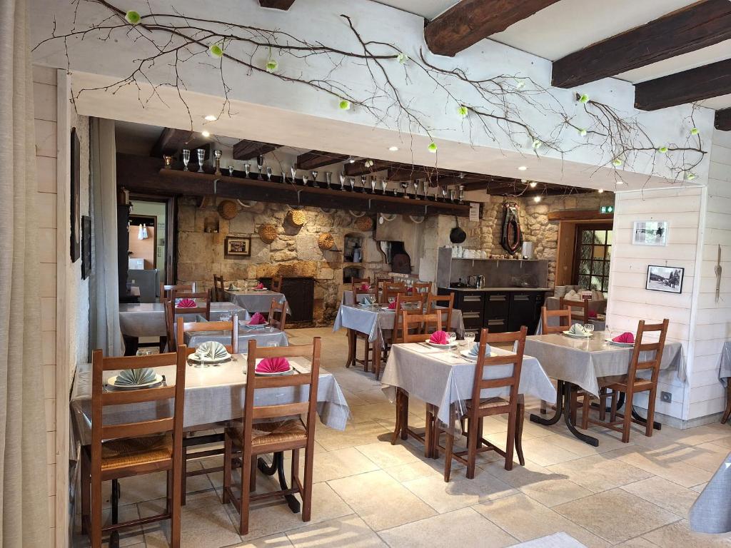 Auberge Le Sillet Hotel (Longcochon) - Deals, Photos & Reviews