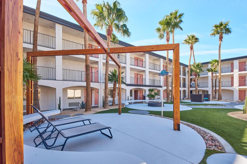 Aqua Soleil Hotel and Mineral Water Spa California Deals