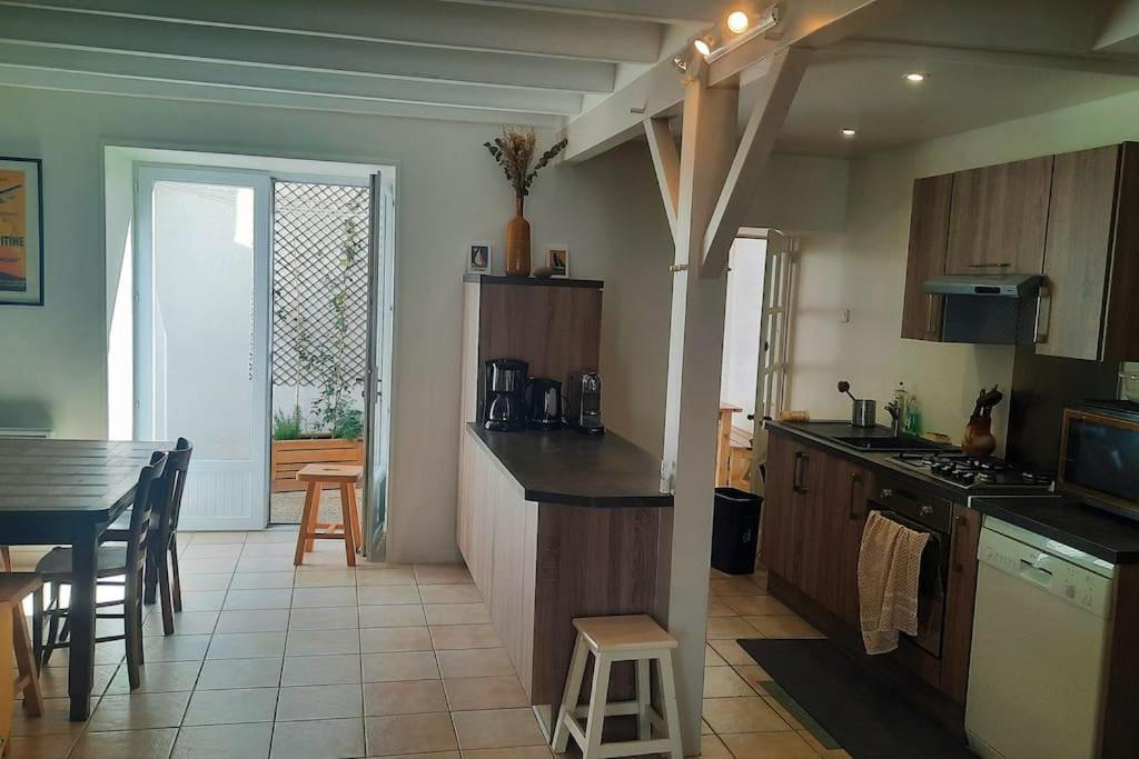 Maison de pêcheur rénovée avec cour proche du port, Casa de vacaciones ...