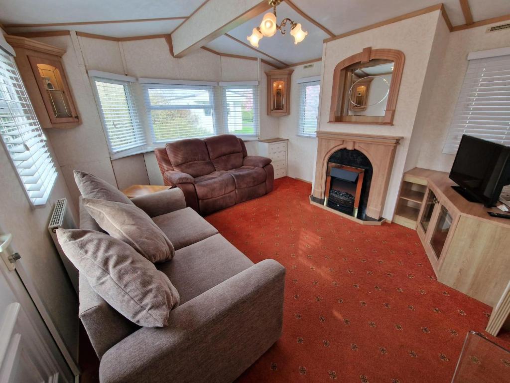 From £39pp - Great Caravan With Spacious Decking Southview Holiday Park ...