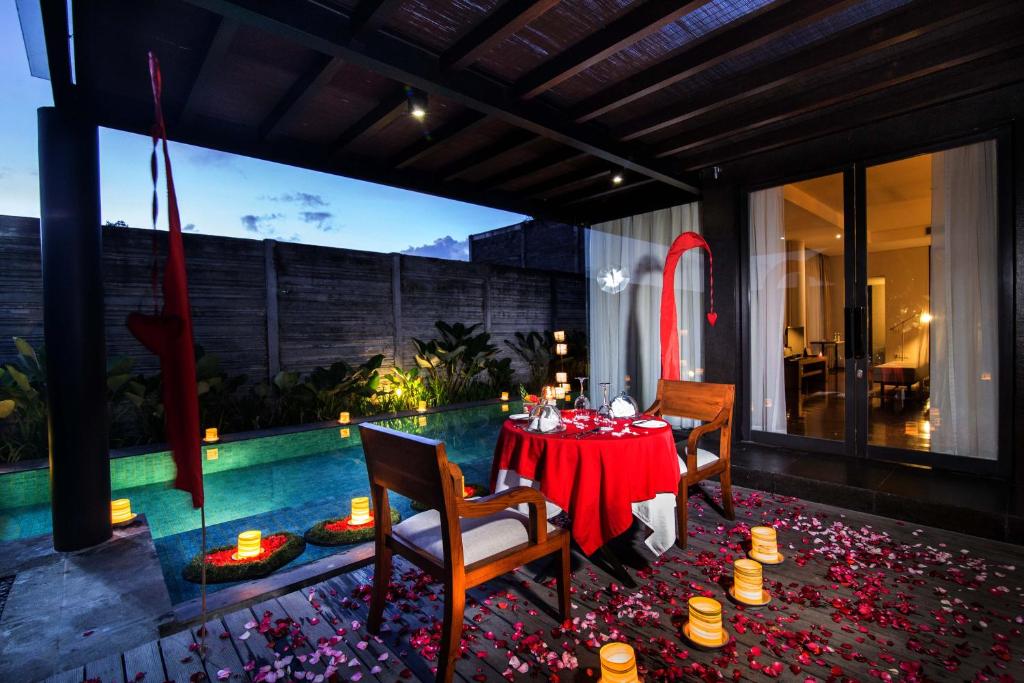 Javana Royal Villas Deals