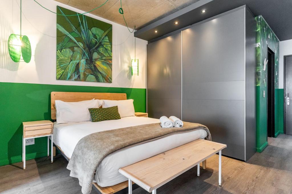 From $27 - 426 WEX1 by Perch Stays with daily housekeeping, Cape Town