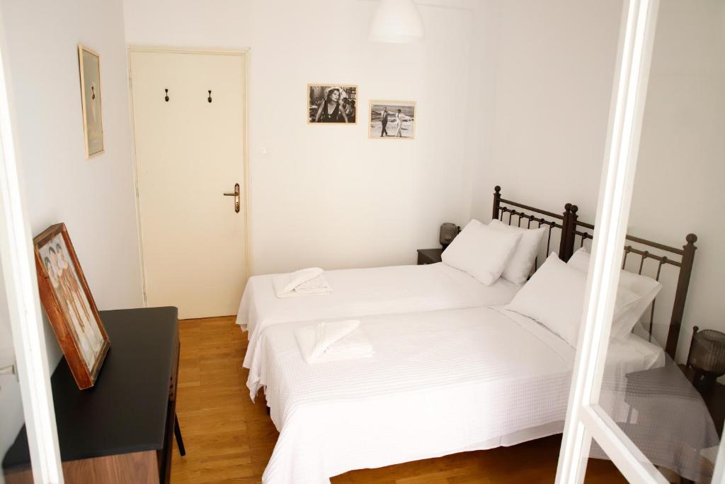 Chic 4th Floor Apt, Large Balcony, cinema view from €40pp