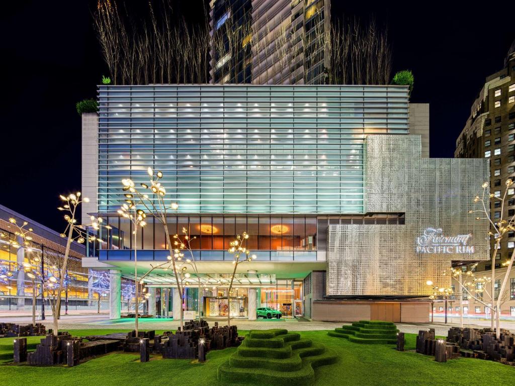 Fairmont Pacific Rim Hotel - 2024 Deals from