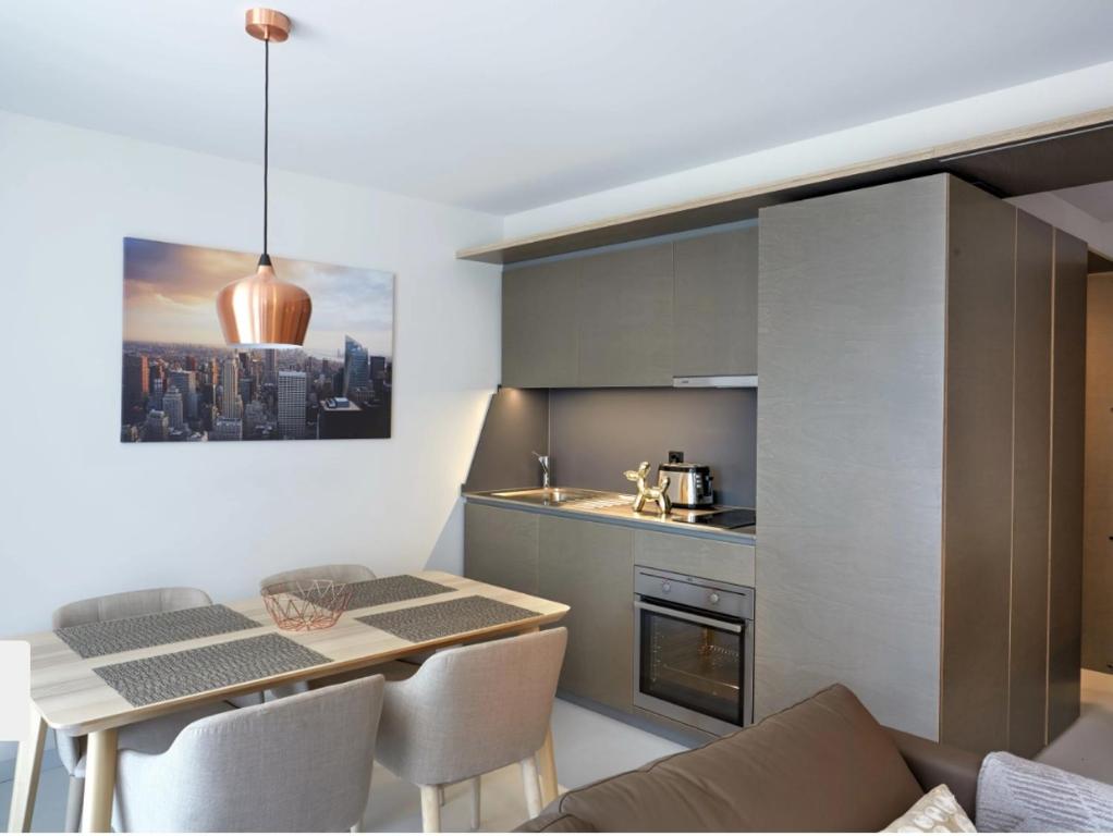 Contemporary Cosy Central Studio in Nyon - RM8, Appartements Nyon