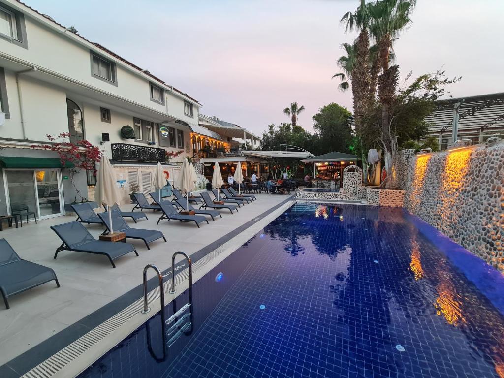 Tonoz Beach Hotel Deals