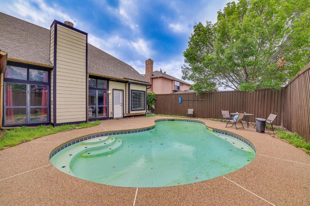 From $42pp - 6 Mi to Dtwn! Family Home with Pool in Carrollton, TX
