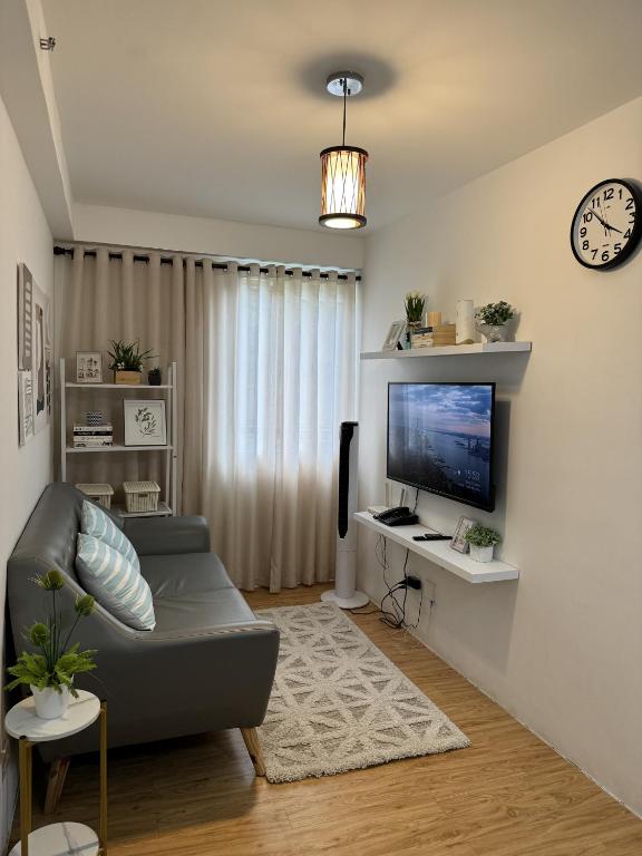 Lian's Haven at Arezzo Place Davao Entire apartment (Davao City ...