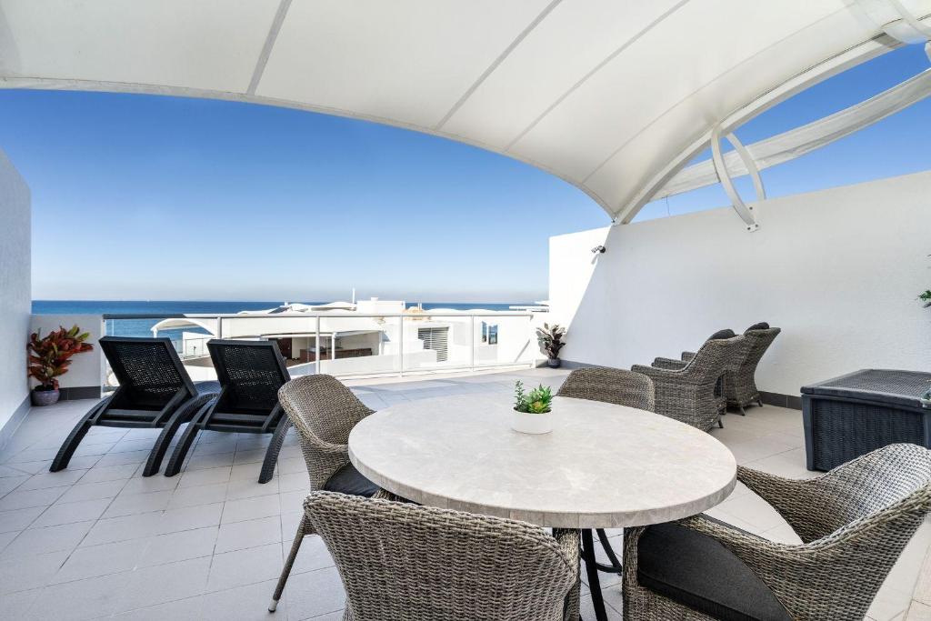 Rolling Surf Resort, Sunshine Coast | 2026 Updated Prices, Deals