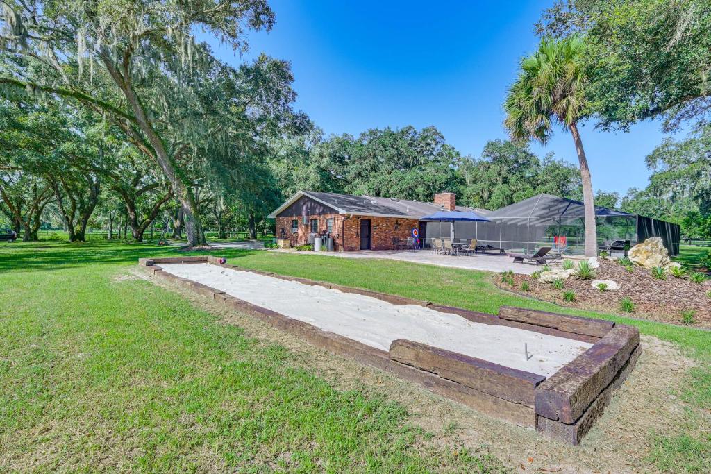 From $42pp - Lutz Home with Game Room 7 Mi to Adventure Island, FL