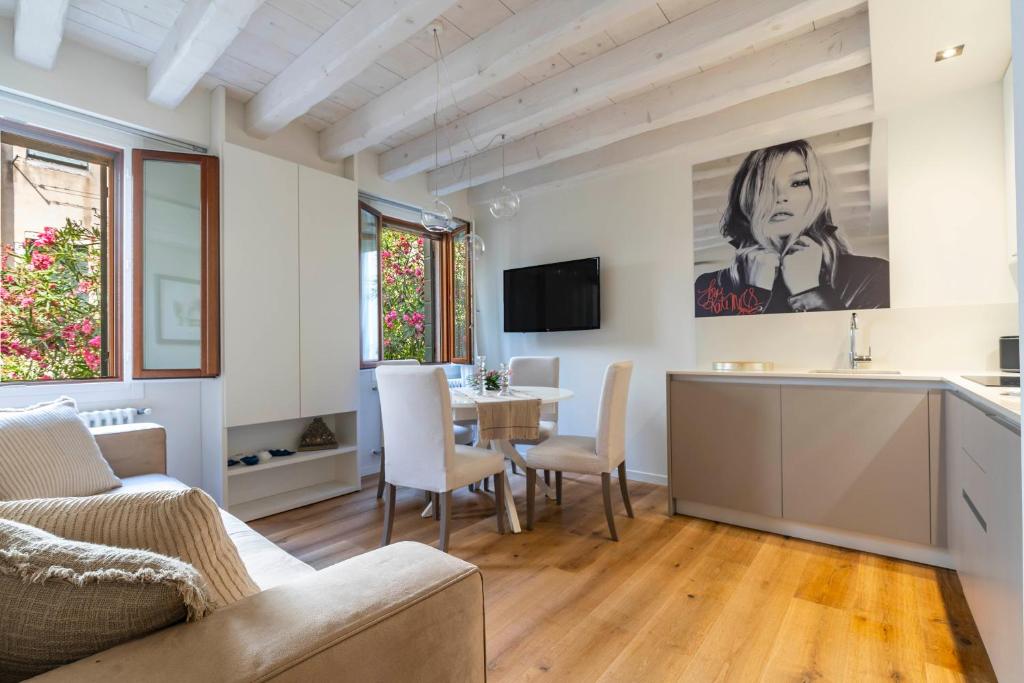 Angel's Luxury House, Venice from €39pp - Book Now