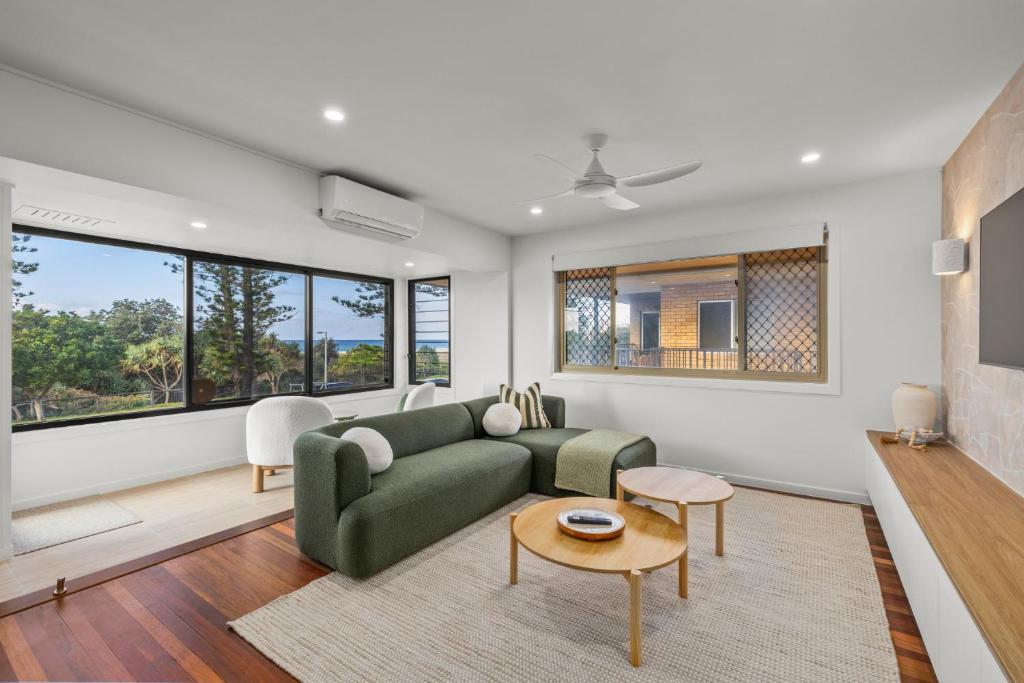 Sophisticated 2-Bed Steps Away de Bilinga plage, Appartement Gold Coast