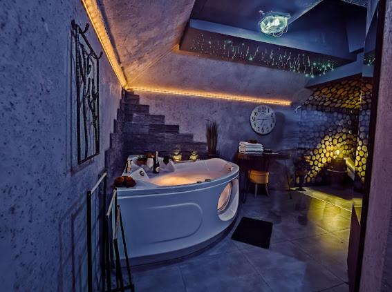 Neon spa Centrum Rynek, Apartamento Kielce