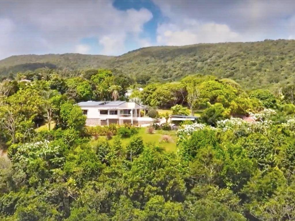Domaine Les hauts de Sofaia - Évasion Créole - Vue Spectaculaire, Villa ...
