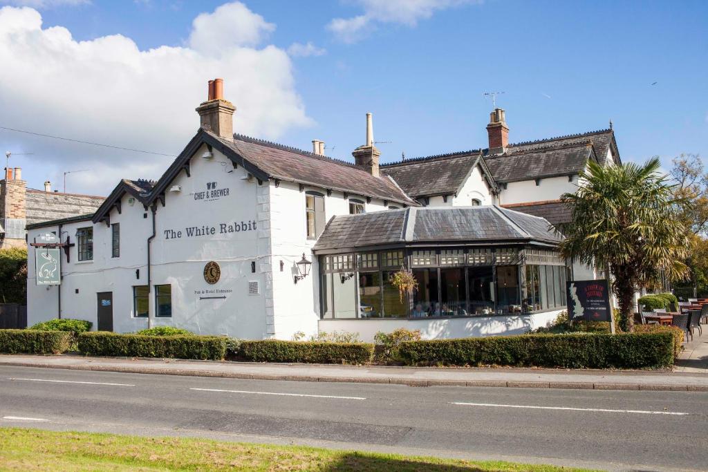 White Rabbit Hotel by Good Night Inns, Lyndhurst | 2024 Updated Prices ...