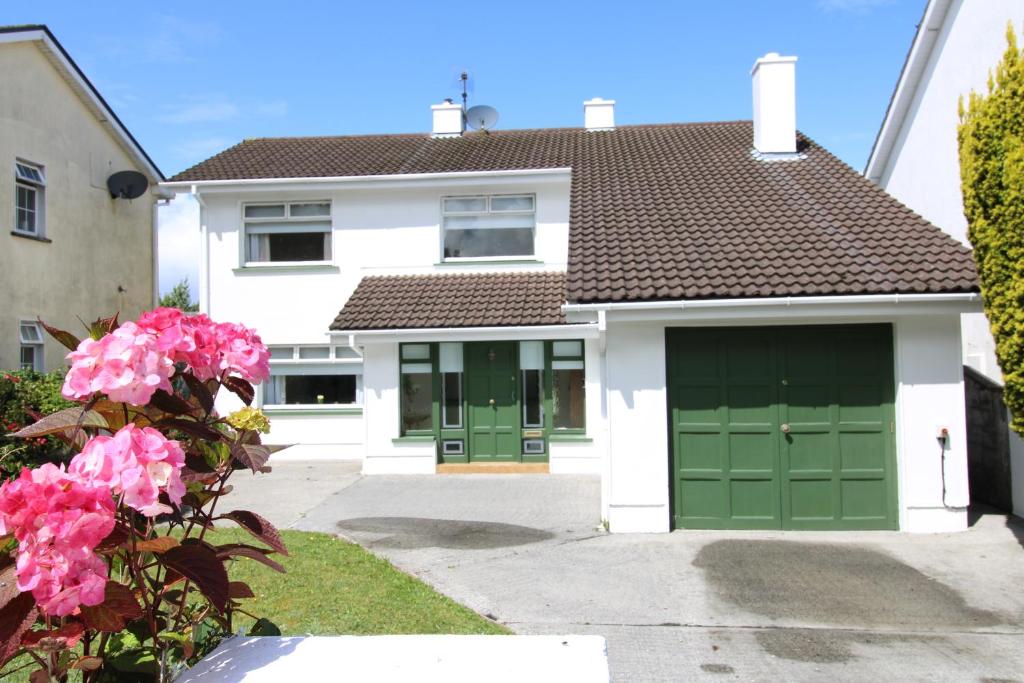 From €42pp - THE VILLAGE HOUSE on Wild Atlantic Way CLARINBRIDGE ...