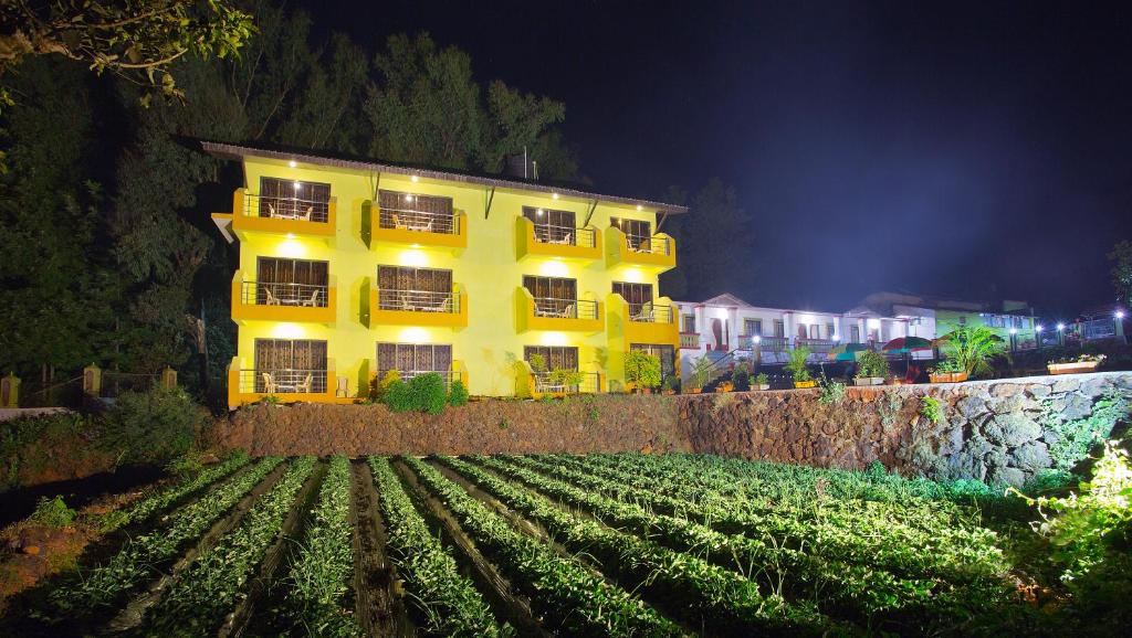 Best Price on Hirkani Garden Resort in Mahabaleshwar + Reviews!
