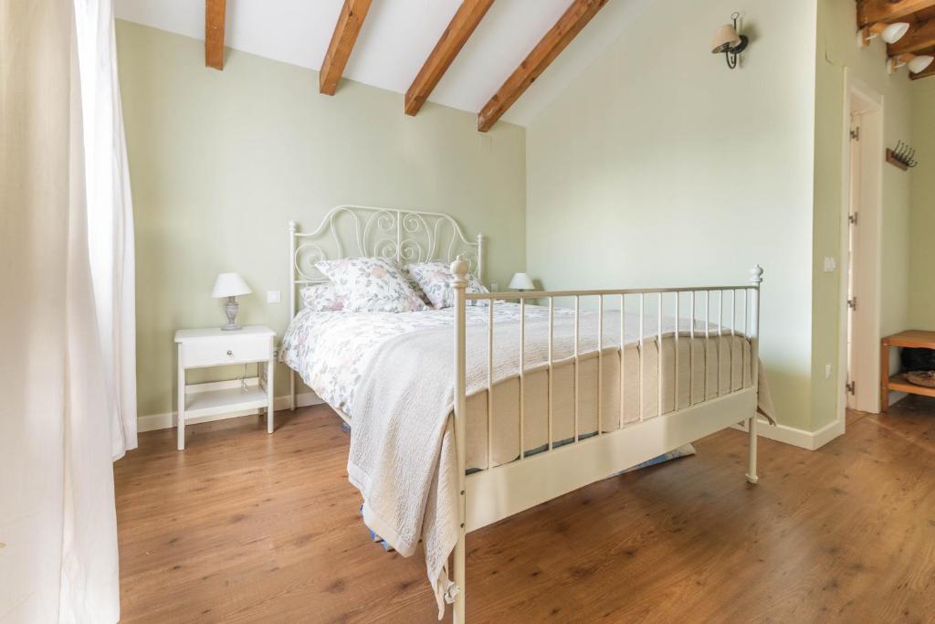 From €40pp - Finca privada 20 hectáreas con preciosa casa de campo ...