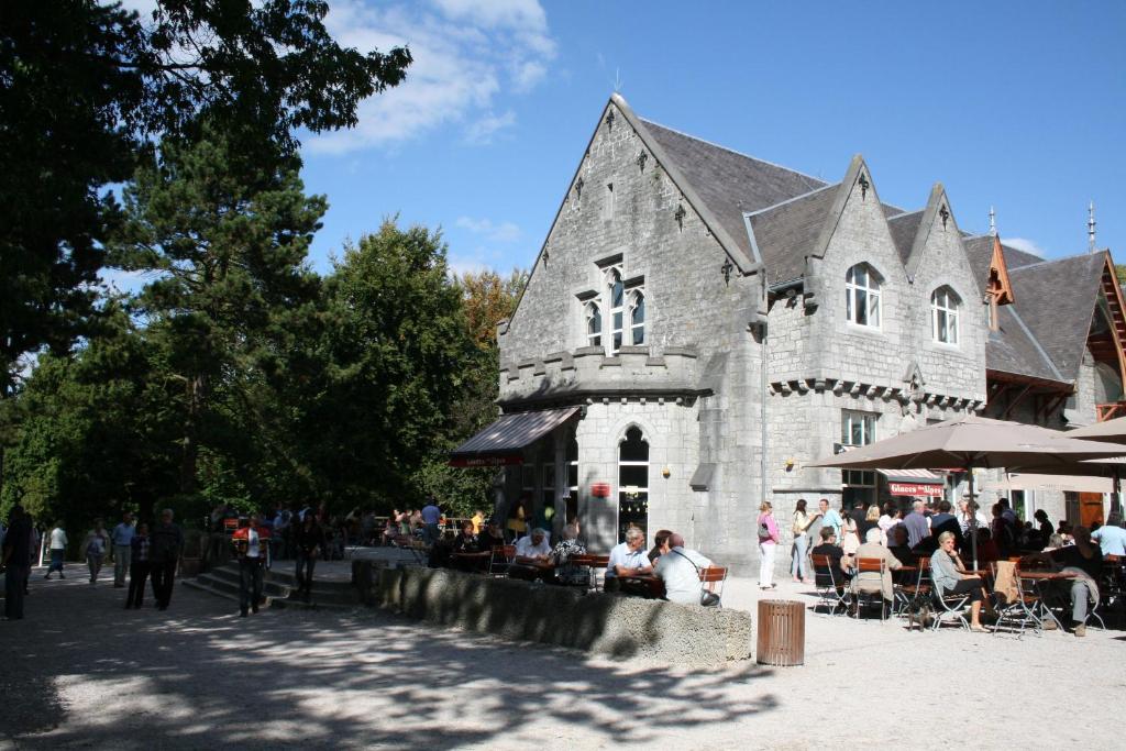 B & B la Place Verte, Bed & Breakfast Surice