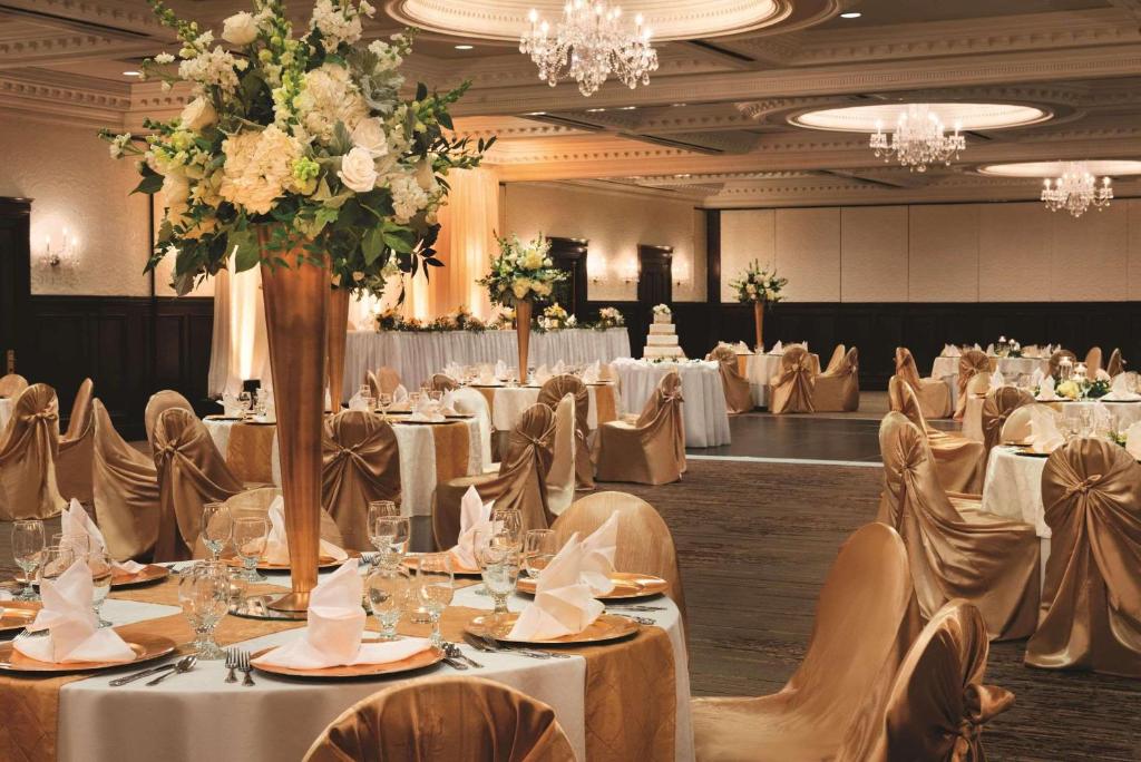 Radisson Hotel Cincinnati Riverfront, Covington (KY) | 2025 Updated ...