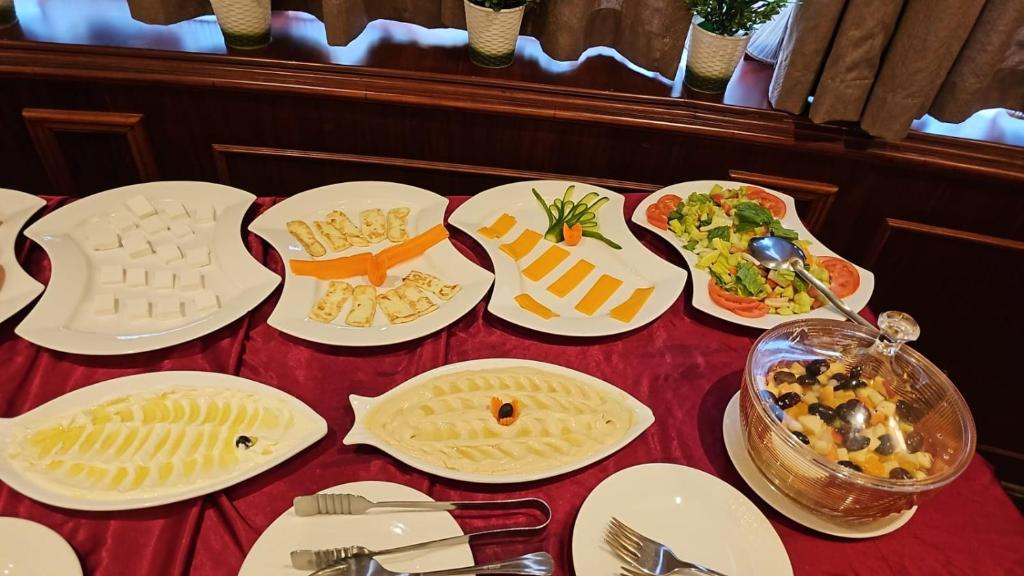 Royal Qatar Hotel, Doha | 2025 Updated Prices, Deals