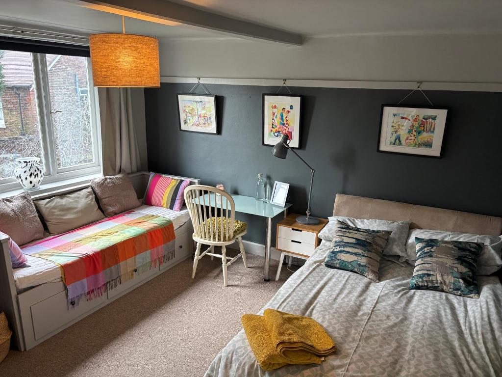 The High Street, Ardingly, West Sussex from £40pp - Book Now