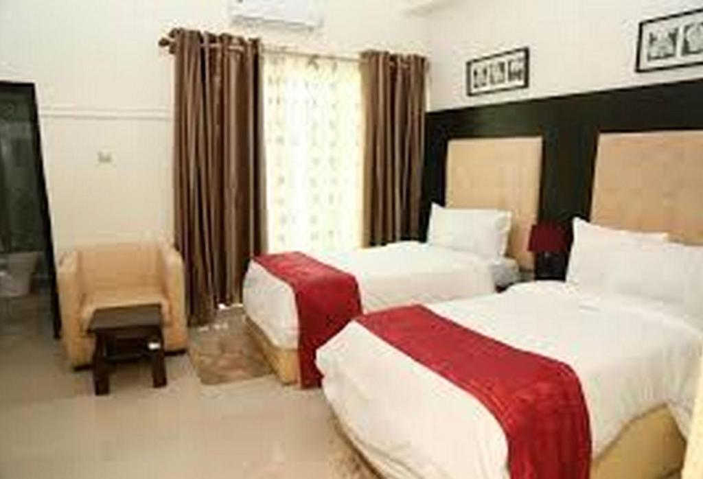 Hampton Towers Spa - Deluxe Twin, Asaba from $39 - Book Now